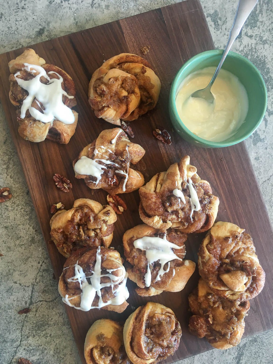 Cinnamon Knots with a Sweet Pecan Praline Crunch - Southern Bytes