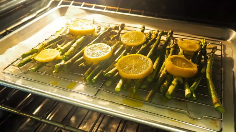 Lemon & Garlic Roasted Asparagus - Southern Bytes