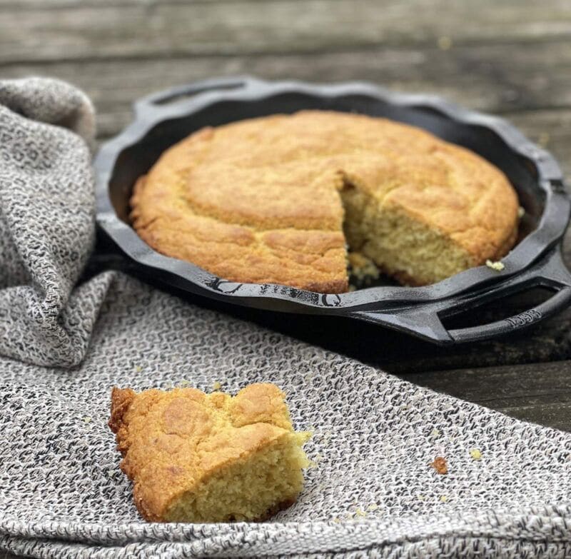 Southern Cornbread with Buttermilk - Southern Bytes