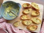 Garlic Toast Recipe (Quick and Easy) - Southern Bytes
